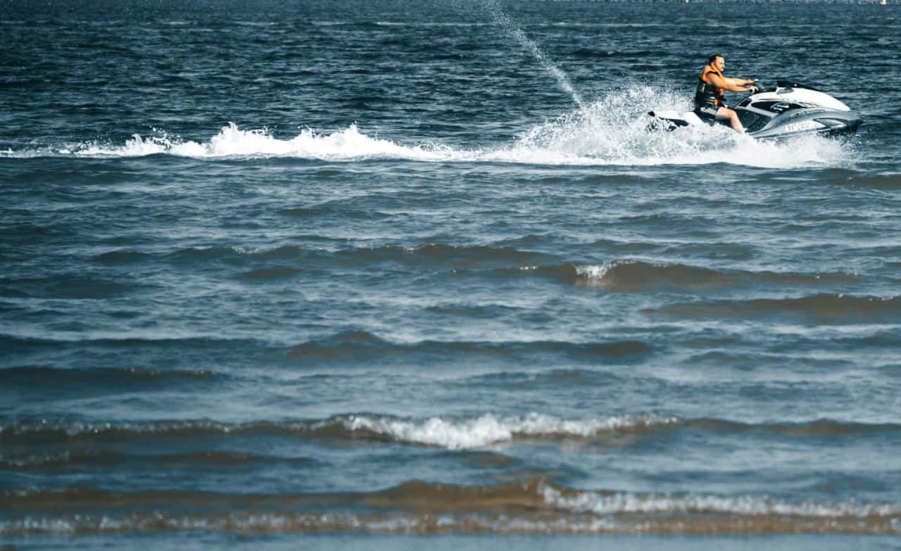 Best Places to go Jet Skiing in Kent - UK BEACH DAYS