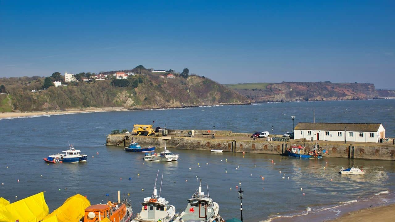 Tenby Harbour Beach - South Pembrokeshire Coast - Wales - UK Beach Days
